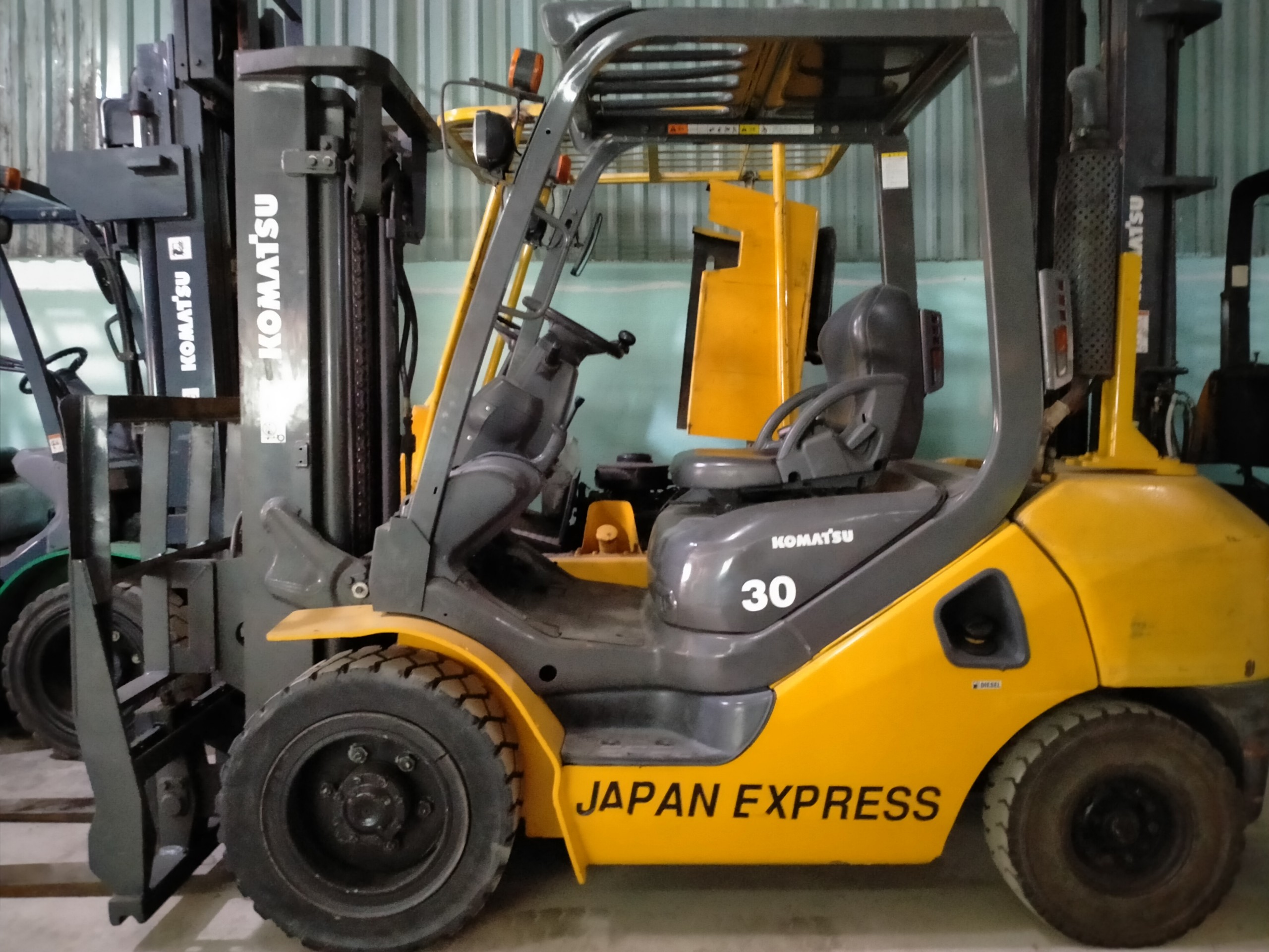 Xe nâng Komatsu 3 tấn FD30T-17